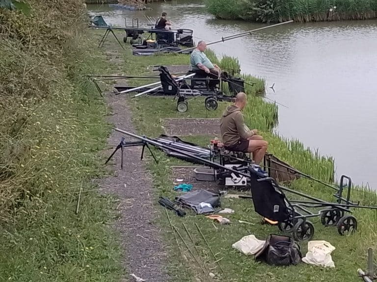 Finch Farm Fishery – Berkshire Fishing Lakes and Shop